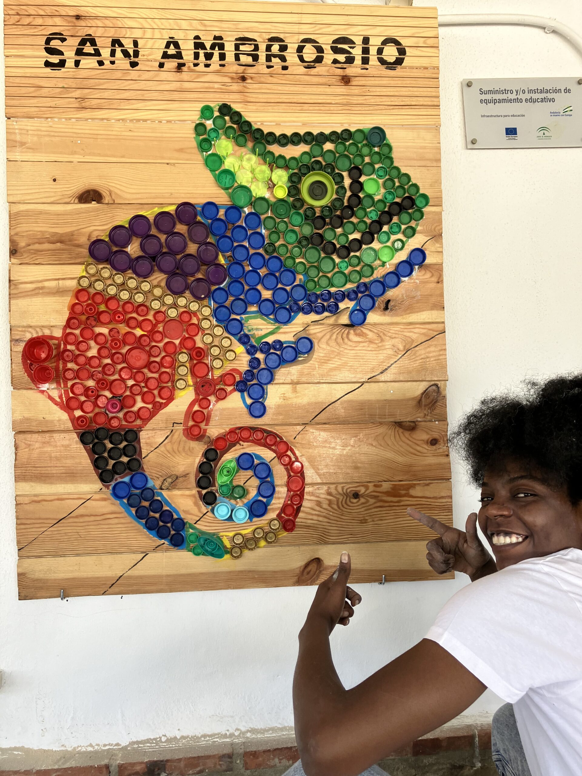 Murales con material reciclado - Mondo4africa